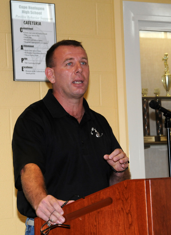 Former track coach Tom Hickman honored at Cape | Cape Gazette