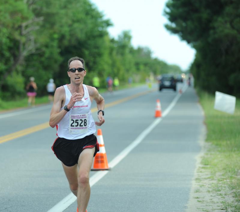 David Angell floats away from field in Striders Five-Miler | Cape Gazette