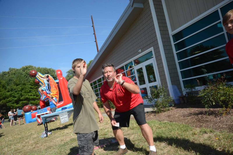 Lewes Library holds 3rd Annual Community Carnival | Cape Gazette