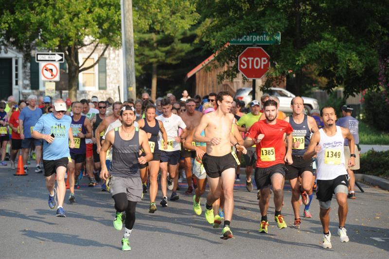 Cannonball runners roll around historic Lewes | Cape Gazette