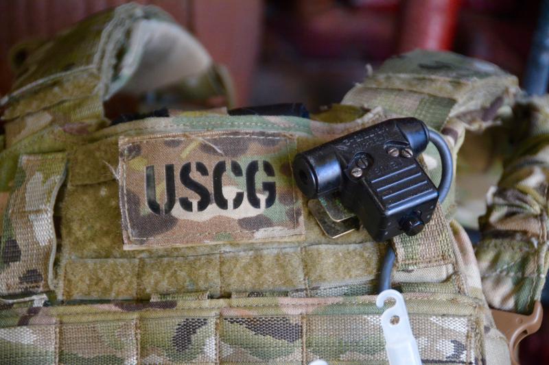 Coast Guard's counterterrorism unit trains in Lewes | Cape Gazette