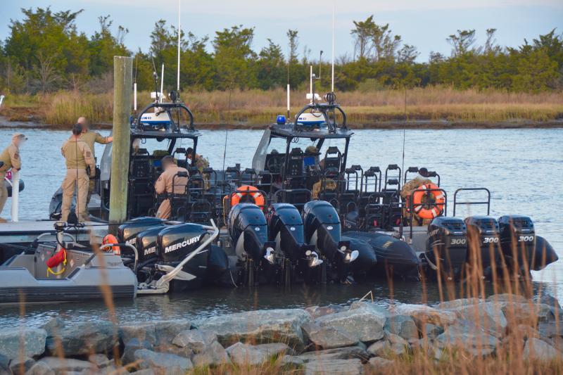 Coast Guard's counterterrorism unit trains in Lewes | Cape Gazette