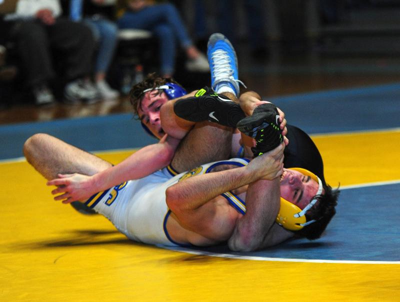 Big House rocks for wrestling; Cape beats Central 33-28 | Cape Gazette