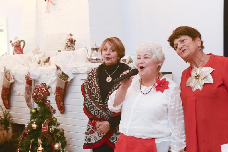 VIA St. Nicholas Tea & Sleigh Boutique a success | Cape Gazette