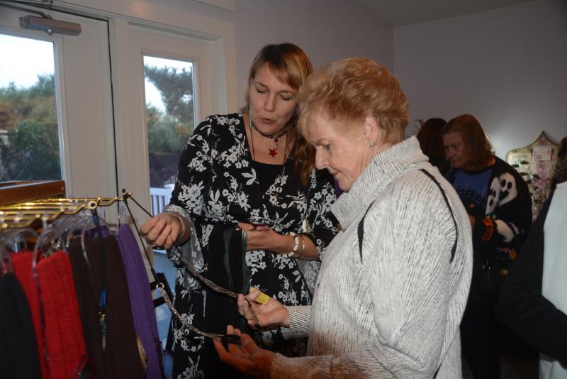 VIA holds Art of Accessorizing fundraiser | Cape Gazette
