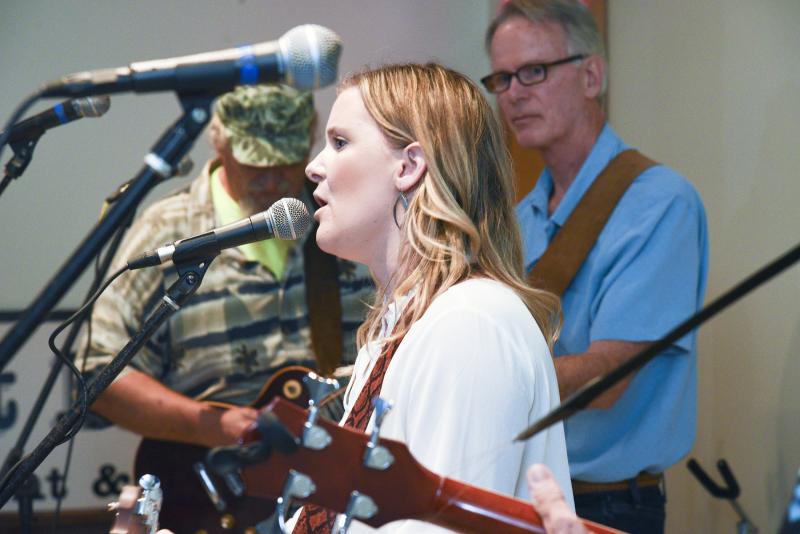 Acoustic Jam Night evokes a blast from the past | Cape Gazette
