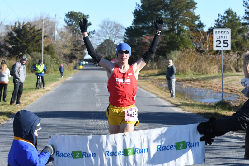 Gabby Gobble 5K attracts 900 runners to Lewes | Cape Gazette