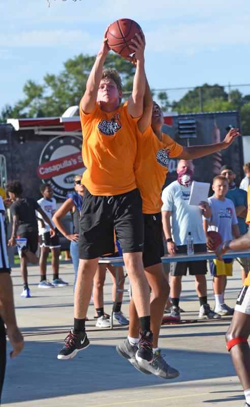 Badges and Basketball a slam dunk in Georgetown | Cape Gazette