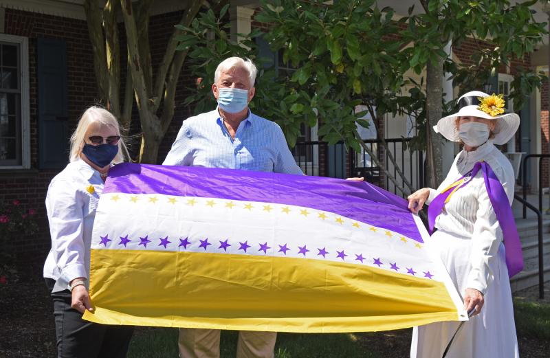 Lewes mayor raises Suffragette Flag | Cape Gazette