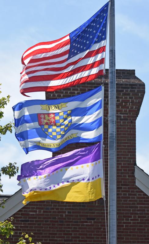 Lewes mayor raises Suffragette Flag | Cape Gazette