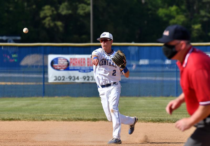Royals baseball outlasts the Golden Knights 2-1 | Cape Gazette