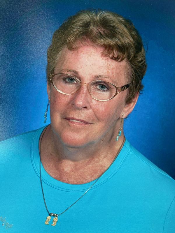 Lisa Cave's Instagram, Twitter & Facebook on IDCrawl