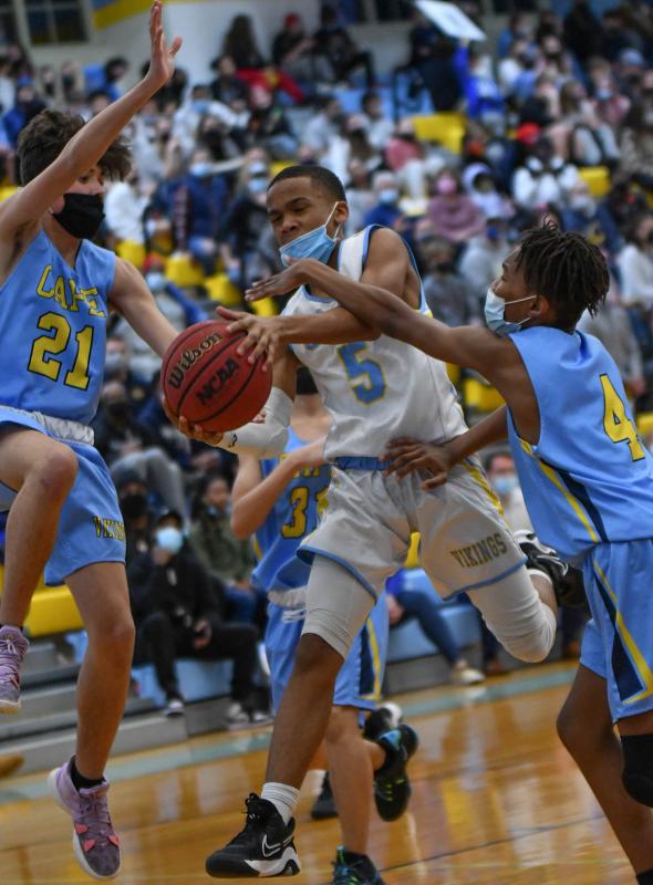 Beacon boys’ basketball wins district matchup with Mariner | Cape Gazette