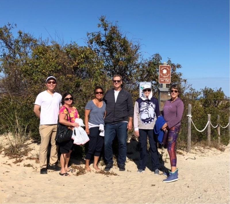 Villages of Five Points neighbors perform beach cleanup | Cape Gazette