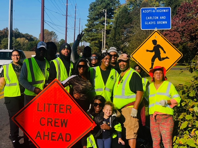 Brittingham family gathers for Wil King Road cleanup | Cape Gazette