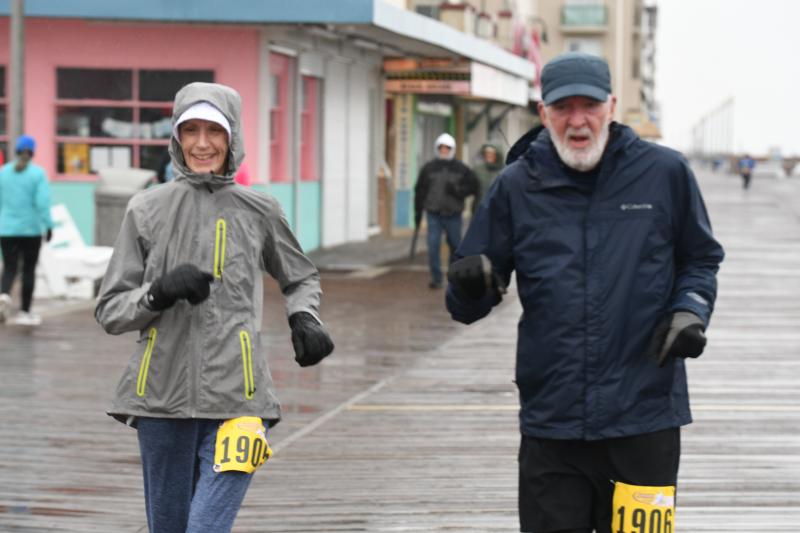Love of running motivates athletes enduring harsh conditions | Cape Gazette