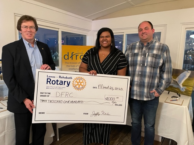 Lewes-Rehoboth Rotary donates to DFRC Blue-Gold auction | Cape Gazette