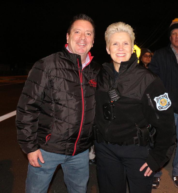 Merry-makers flock to Dewey tree lighting | Cape Gazette