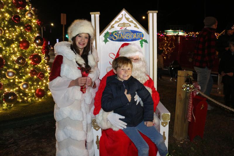 Merry-makers flock to Dewey tree lighting | Cape Gazette