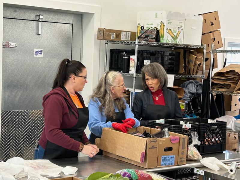 Congresswoman Blunt Rochester visits Milton pantry | Cape Gazette