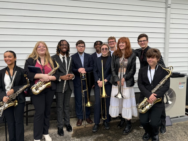 Paul Kares donates to Cape High jazz band | Cape Gazette