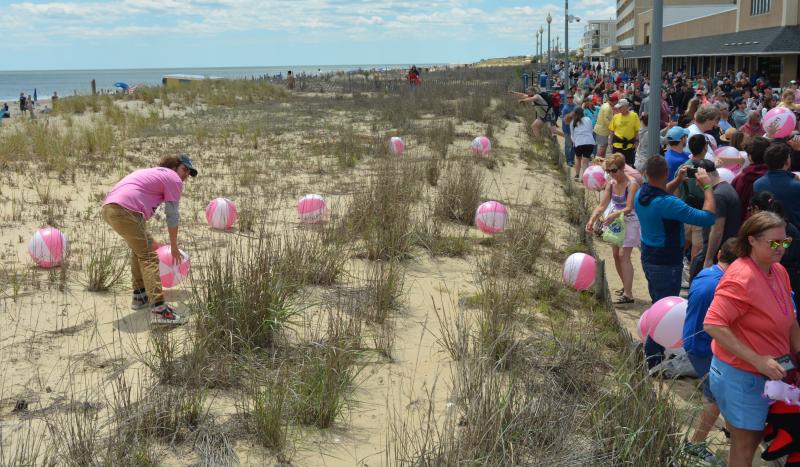 Zelky’s Beach Arcade hosts inaugural Beach Ball Drop | Cape Gazette