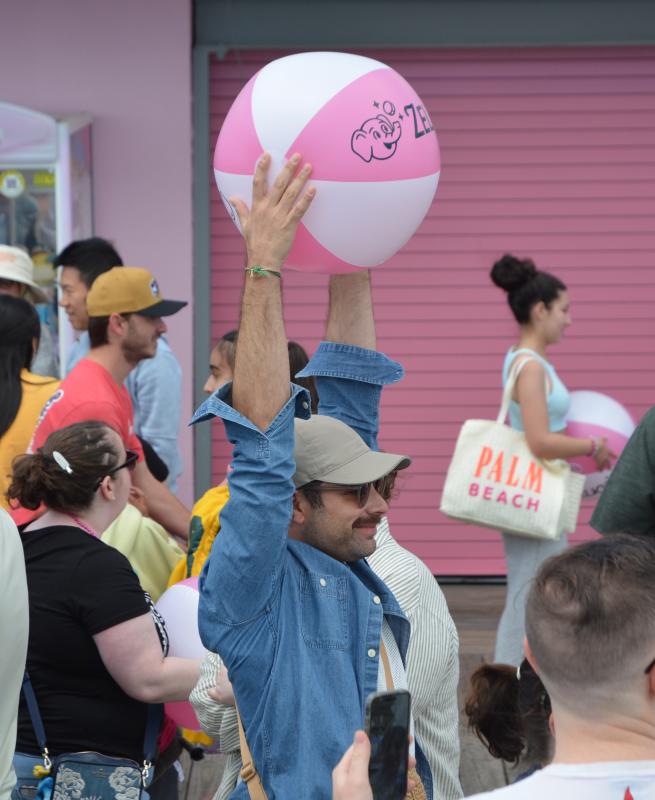 Zelky’s Beach Arcade hosts inaugural Beach Ball Drop | Cape Gazette